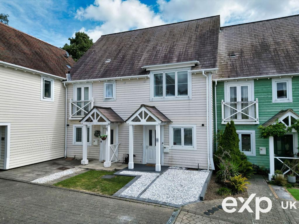Crossfield Walk, Snodland ME6 2 bed terraced house for sale - £280,000