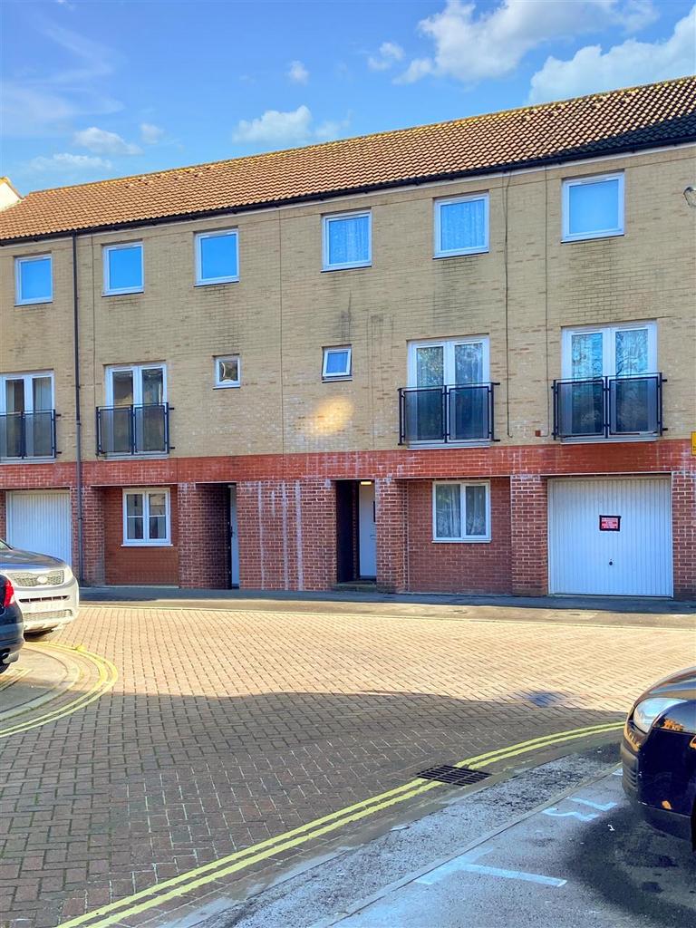 White Star Place, Southampton 6 bed terraced house - £385,000