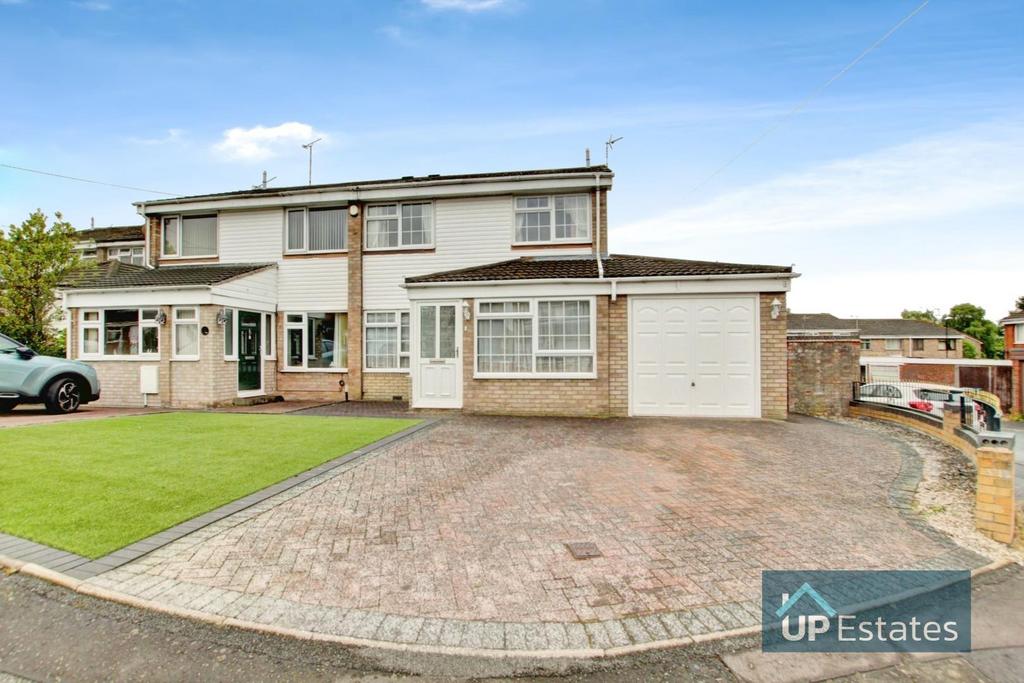 Glebefarm Grove, Coventry 3 bed semi-detached house - £325,000