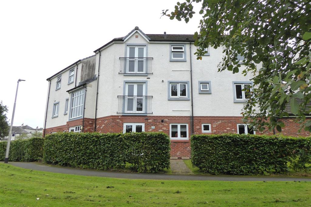 Infirmary Road, Workington CA14 2 bed flat - £725 pcm (£167 pw)
