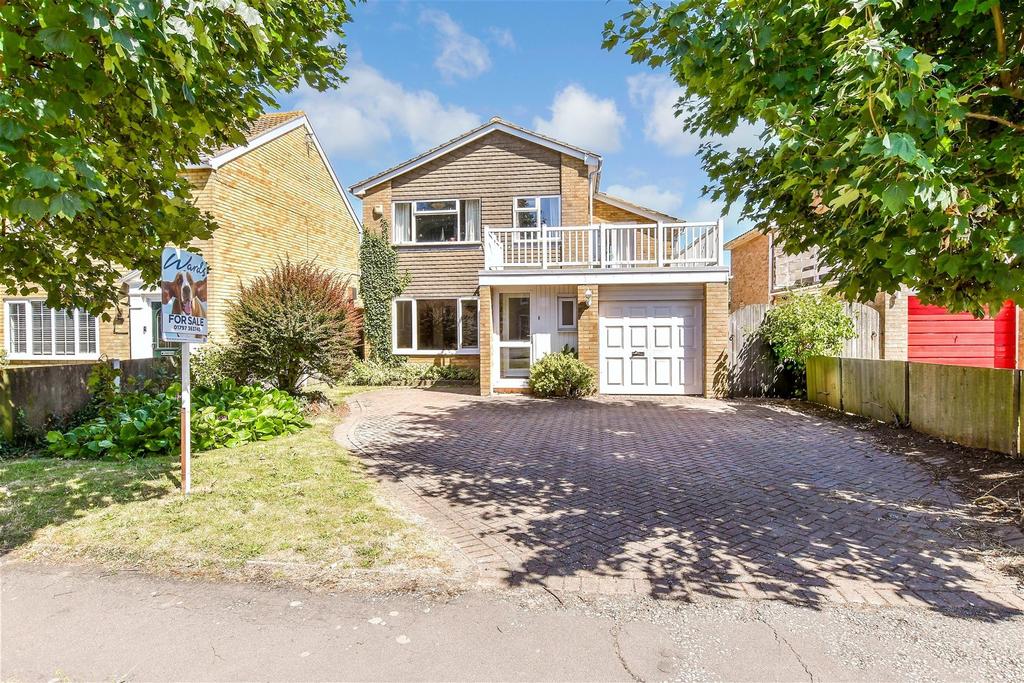 Victoria Road West, Littlestone, Kent 3 bed detached house - £400,000