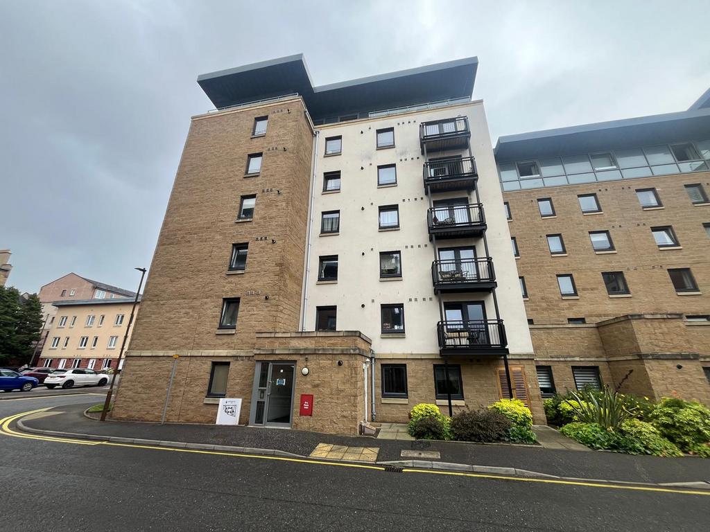 Slateford Gait, Edinburgh EH11 2 bed flat - £1,475 pcm (£340 pw)