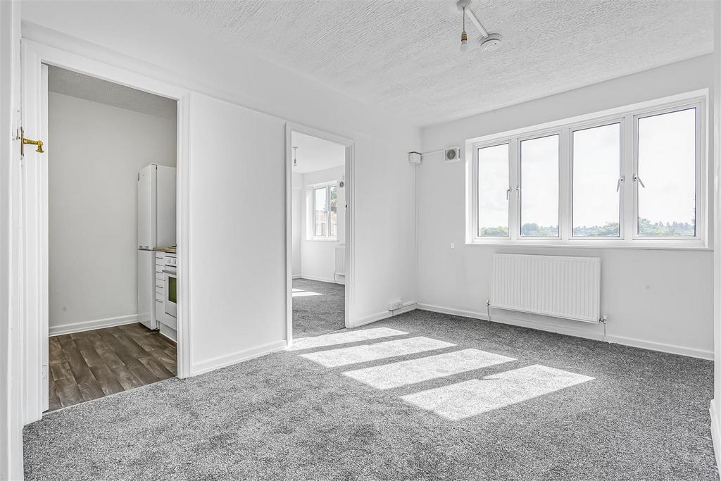 Kimber Road, London 1 bed apartment - £1,400 pcm (£323 pw)