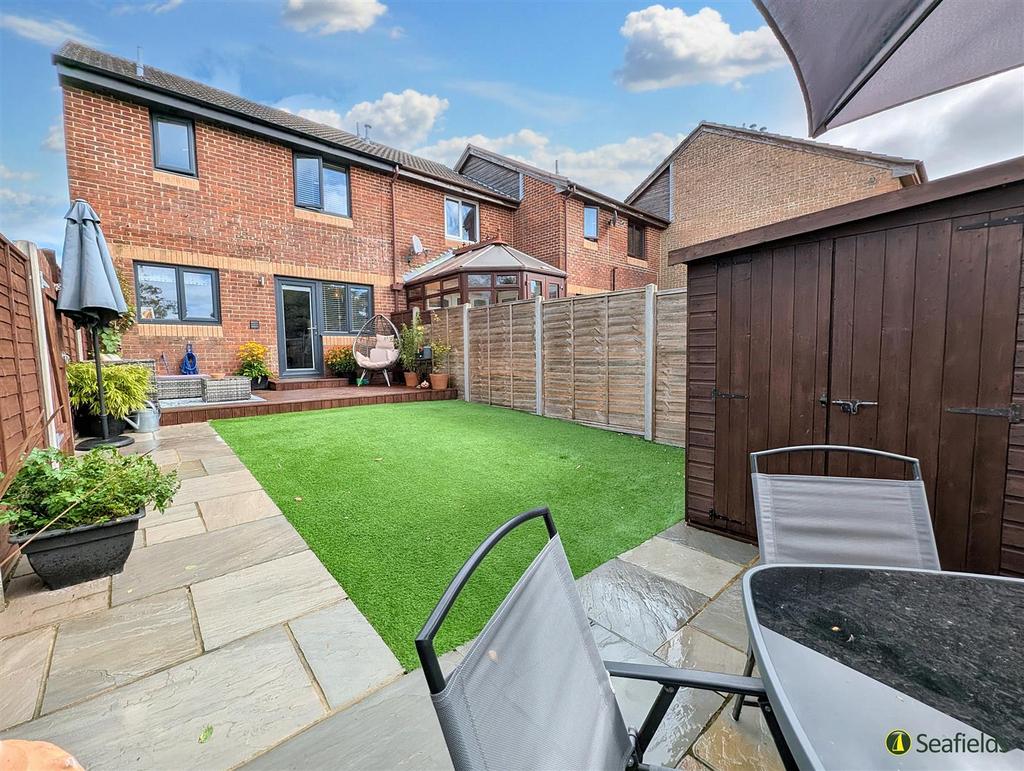 Meadow View Close, Ryde, PO33 3EY 3 bed semi-detached house - £259,950