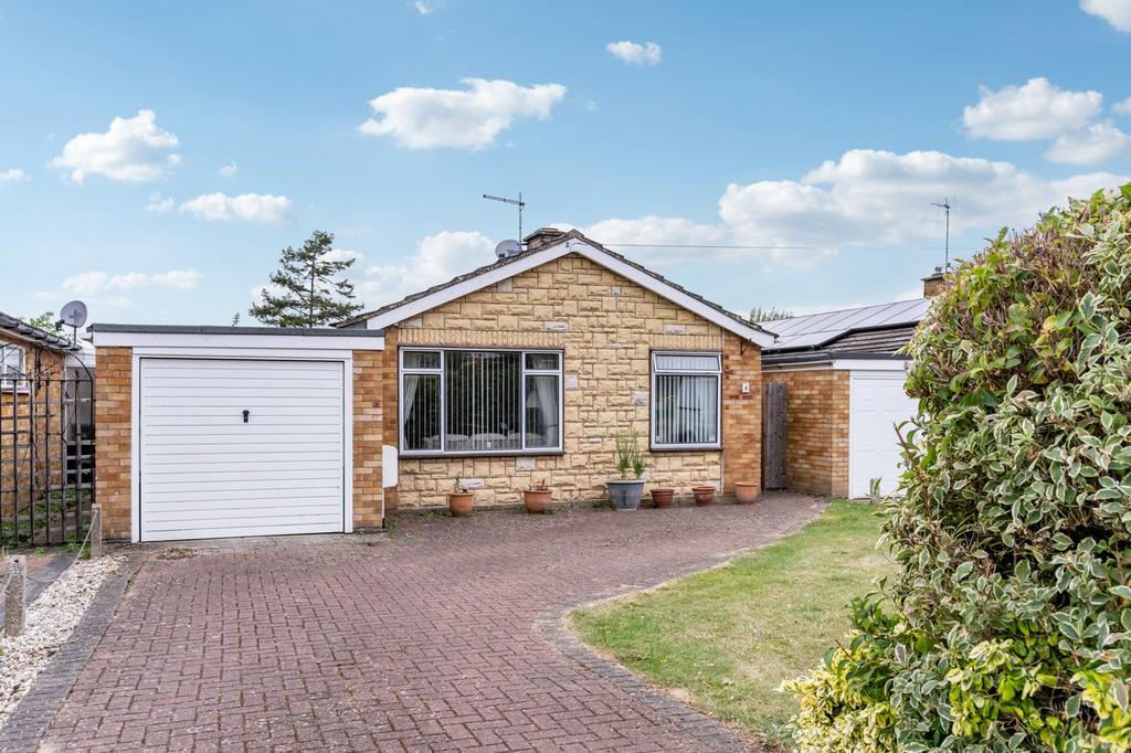 Linley Road, St Neots PE19 3 bed bungalow - £300,000