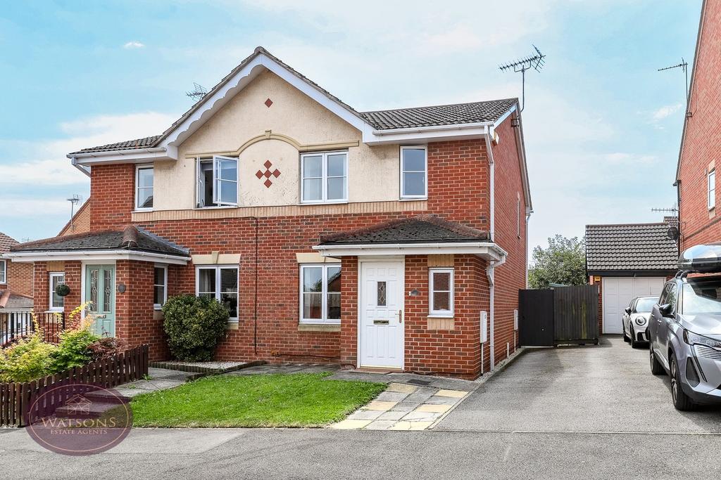 Crown Way, Langley Mill, Heanor, NG16 3 bed semi-detached house - £200,000
