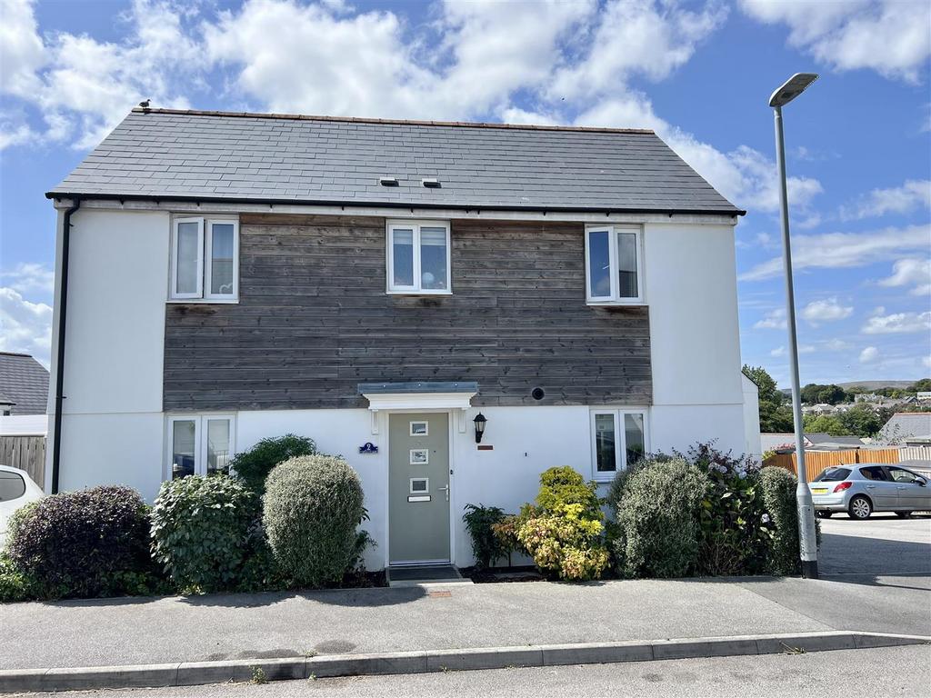 Borlase Crescent, St. Austell 3 bed detached house - £163,800