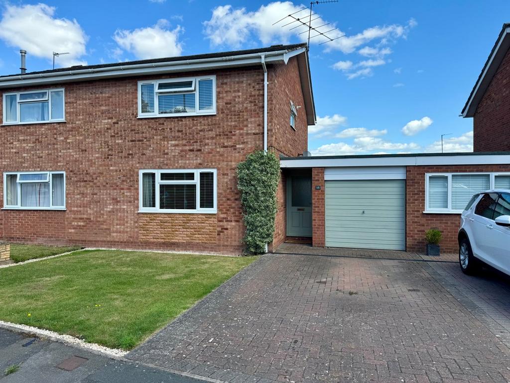 Mallory Close, Kings Acre, Hereford, HR4 3 bed semi-detached house - £ ...
