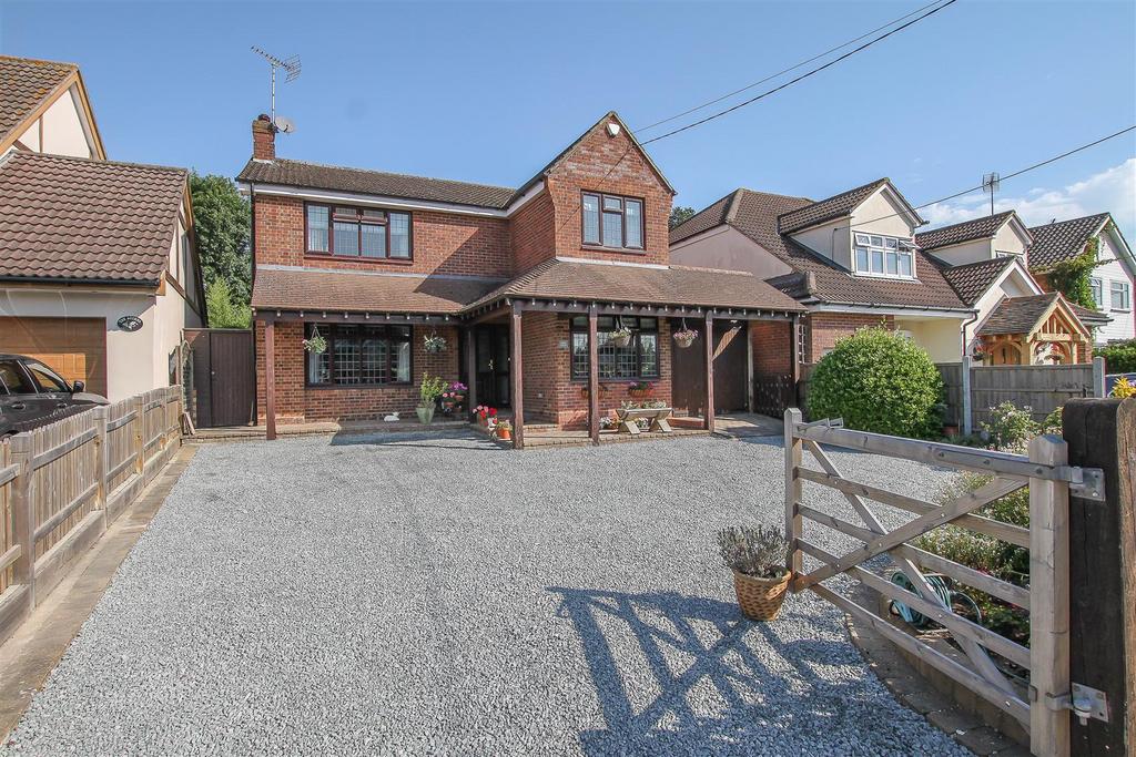 Rectory Chase, Doddinghurst, Brentwood 4 bed detached house - £800,000