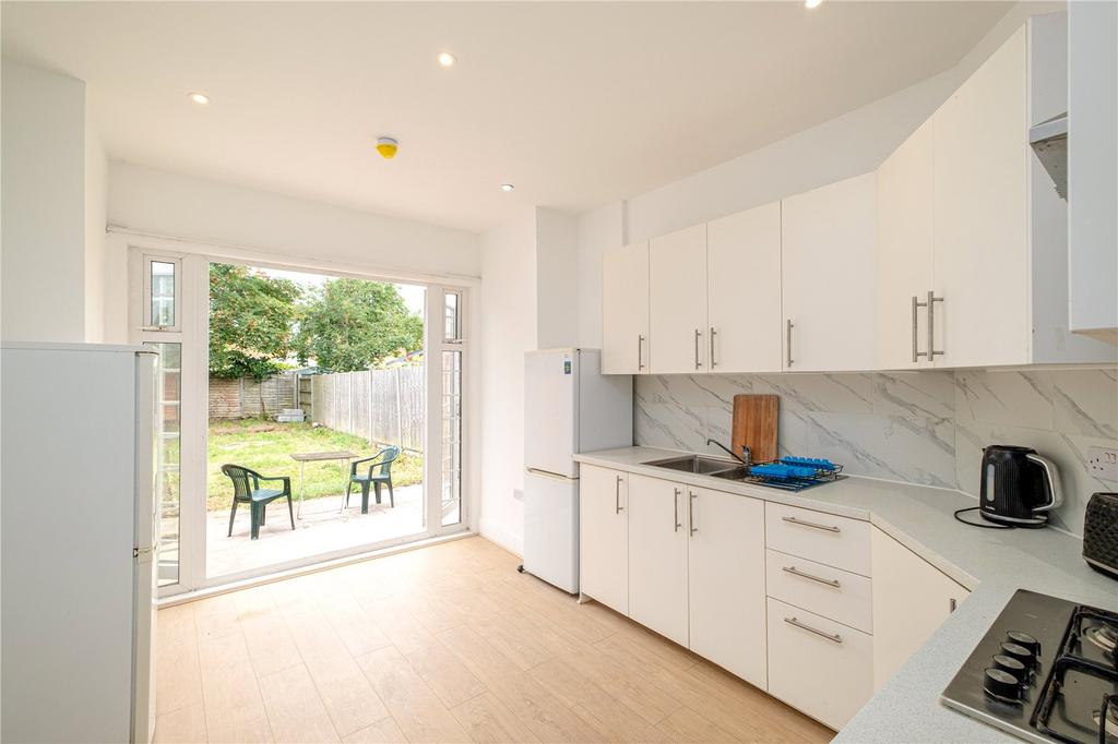 Boreham Road, Turnpike Lane, London, N22 5 bed terraced house - £3,700 ...