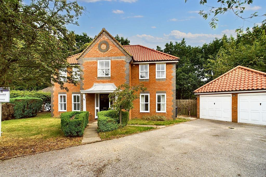 Arlington Way, Thetford, IP24 5 bed detached house - £1,800 pcm (£415 pw)