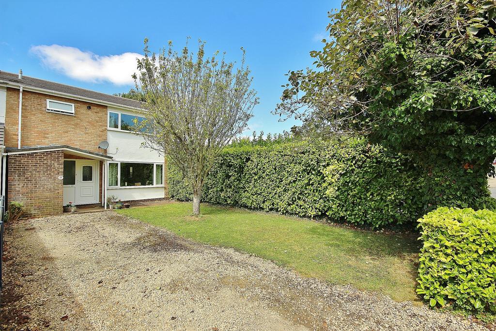 Moorland Road, Witney, OX28 3 bed end of terrace house - £347,500