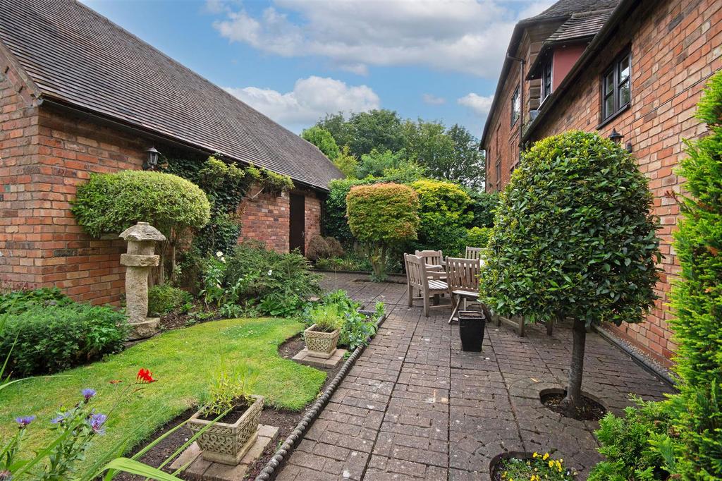 Ox Leys Road, Sutton Coldfield, B75 7HP 4 bed barn conversion for sale ...