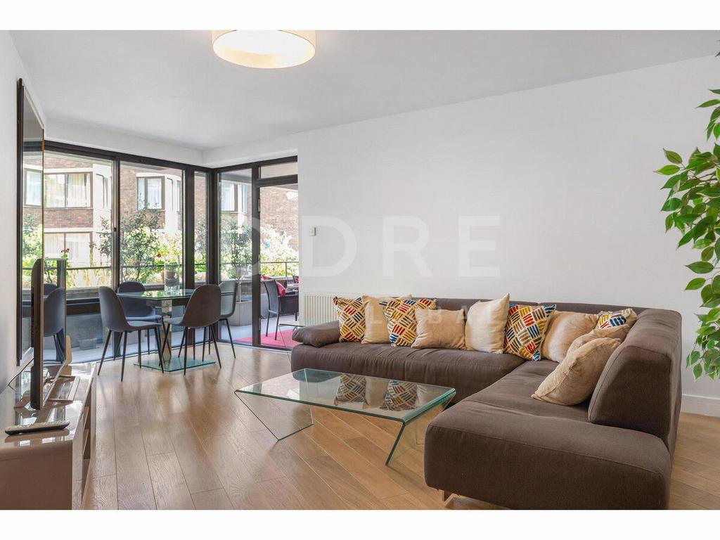 Stevenage Road, London, SW6 3 bed apartment - £3,500 pcm (£808 pw)