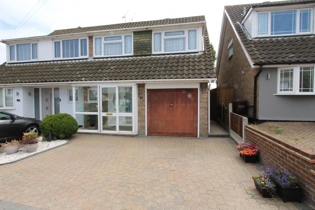 Asquith Gardens, Thundersley 4 bed semi-detached house - £400,000