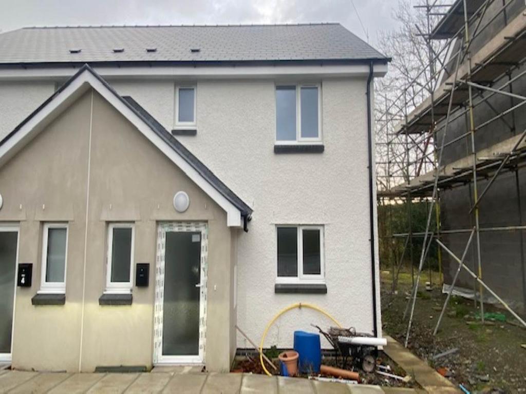 Commins Coch, Commins Coch SY23 3 bed house - £1,100 pcm (£254 pw)