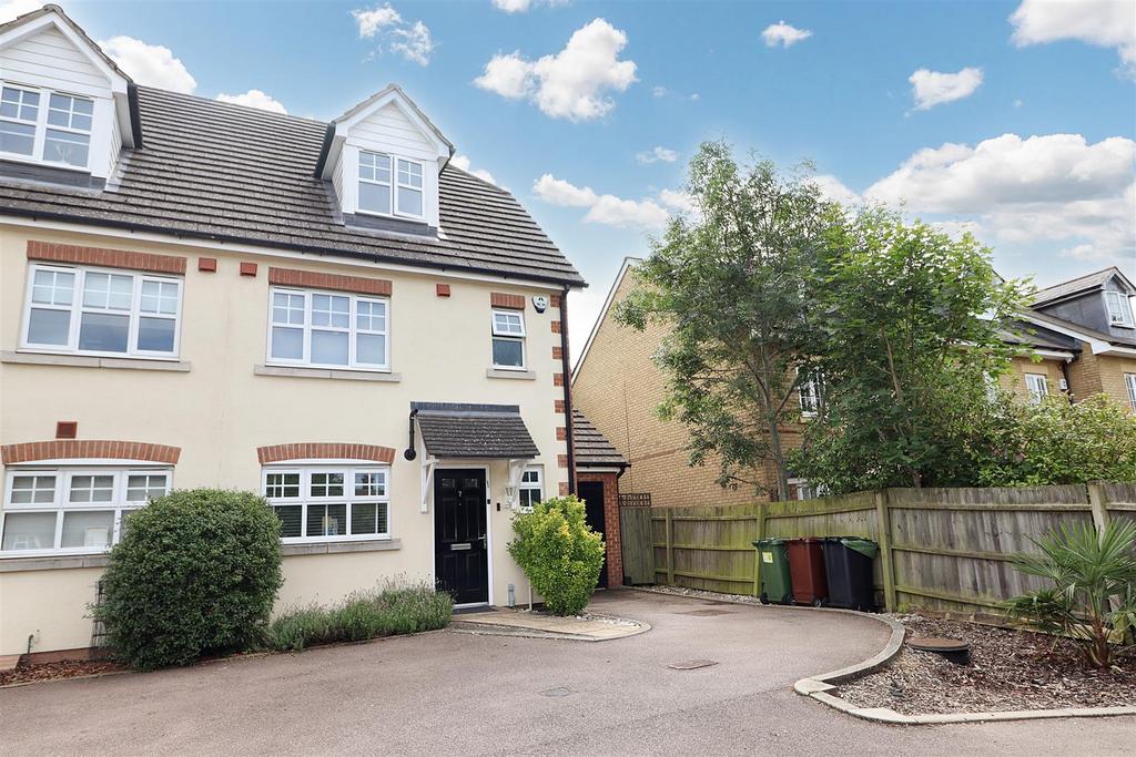 Sandringham Close, Borehamwood 4 bed townhouse - £719,950