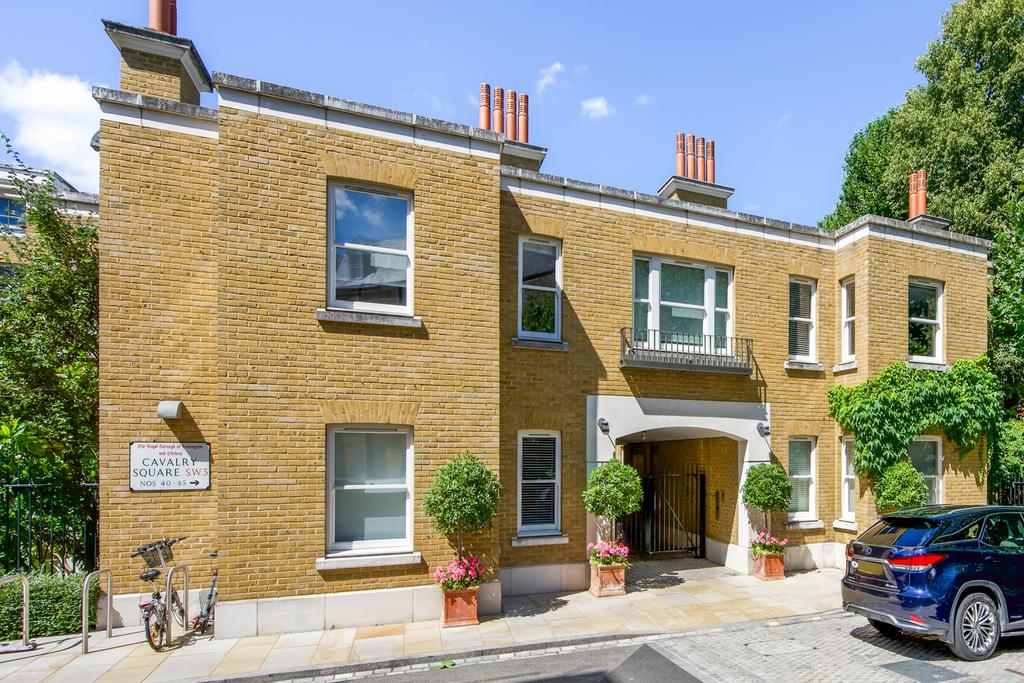Cavalry Square, London 2 bed mews - £4,983 pcm (£1,150 pw)