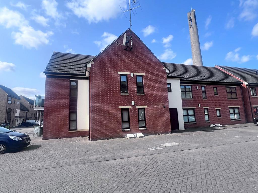 Far End, St James, Northampton, NN5 5FN 2 bed apartment - £175,000