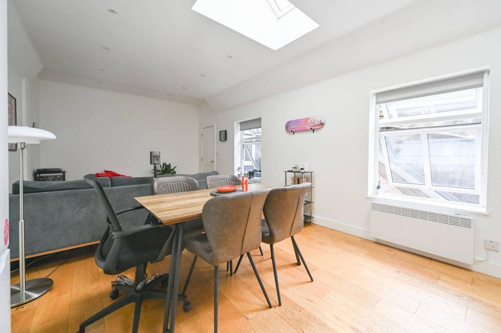 Brixton Road, Brixton, London, SW9 2 bed flat - £475,000