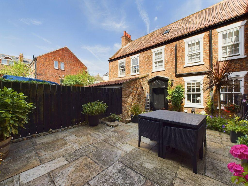 Cintra House, 5 Well Close Square... 3 bed townhouse - £425,000