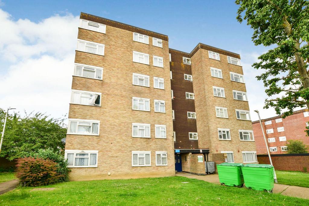 Cressfield, Ashford TN23 1 bed flat - £100,000