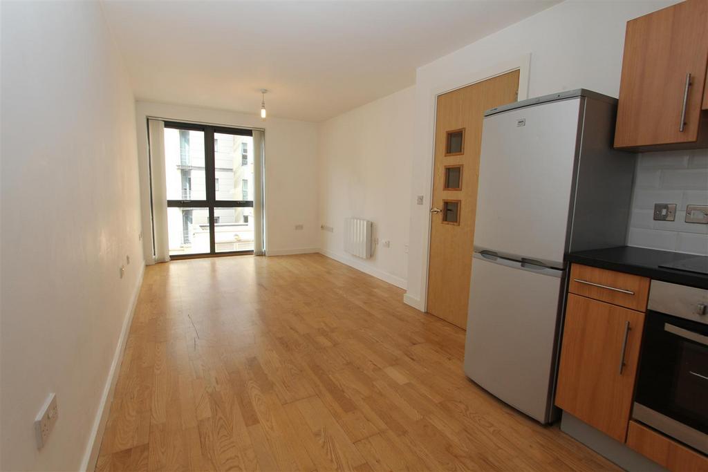 Waterloo Court, Waterloo Street 1 bed flat - £850 pcm (£196 pw)