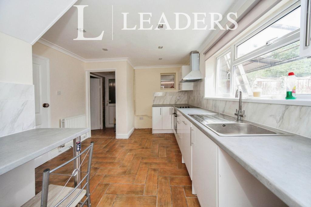 Morcom Road - LU5 4EF 3 bed property - £1,600 pcm (£369 pw)