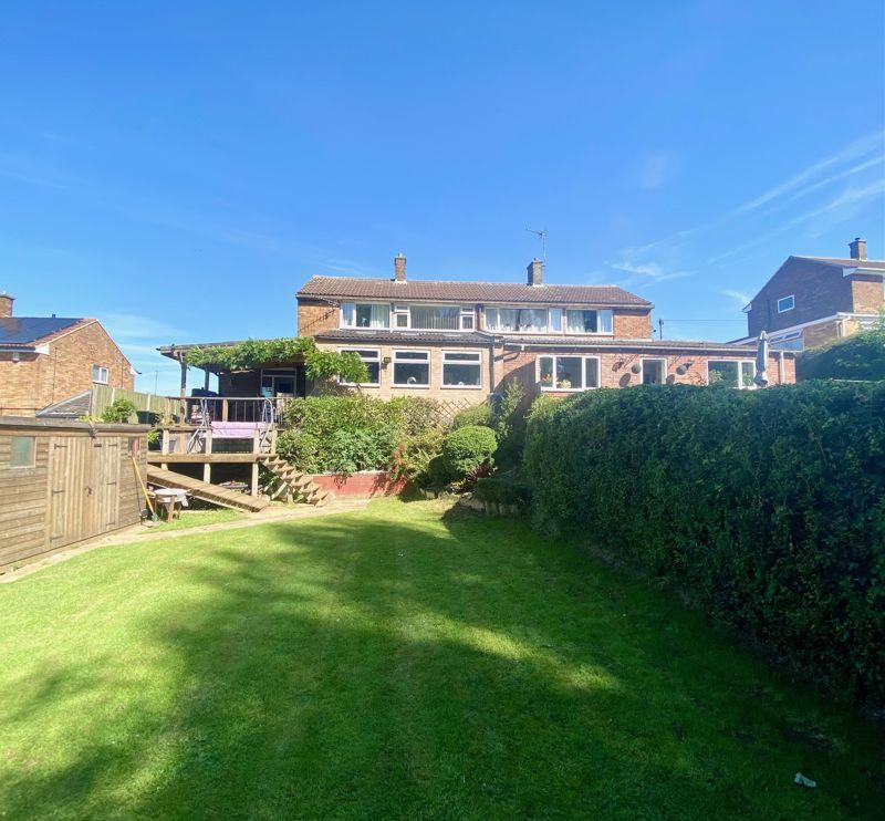 Saltersford Grove, Grantham NG31 3 bed semi-detached house - £260,000