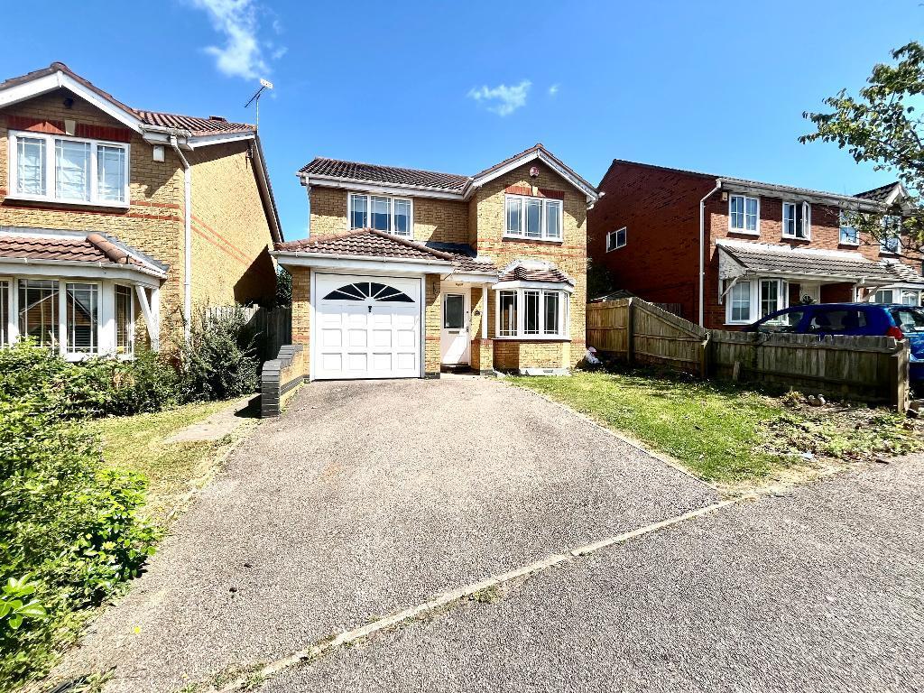 Haycroft, Bushmead, Luton, Beds, LU2 7GJ 3 bed detached house - £375,000