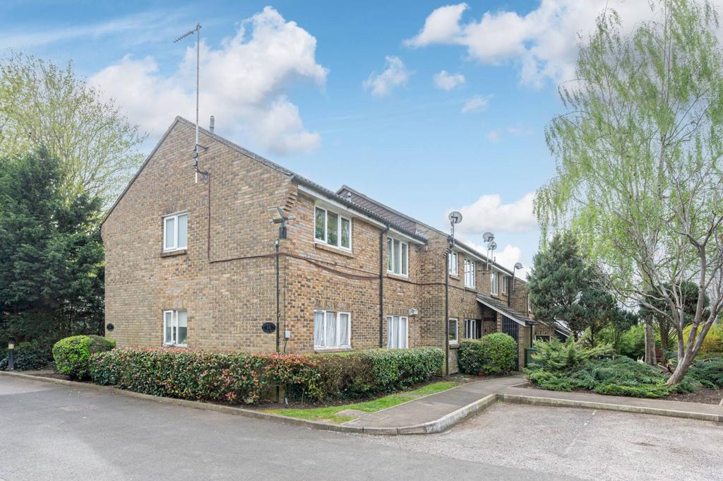 Milford Mews, Streatham, London, SW16 1 bed maisonette - £1,795 pcm (£ ...