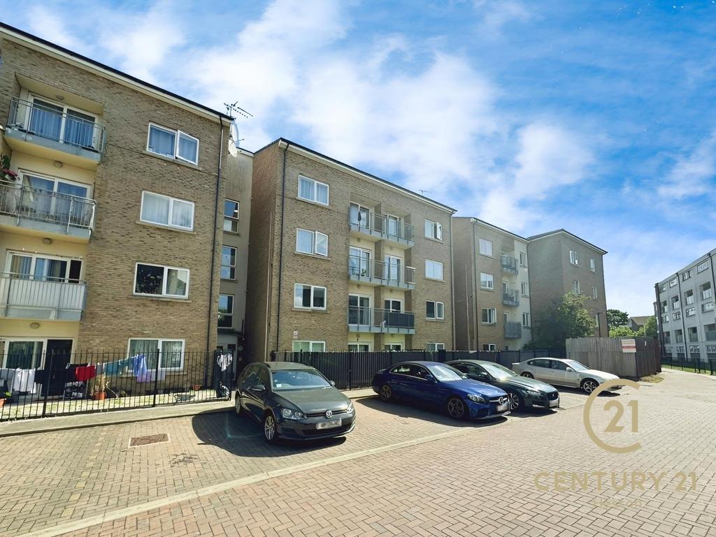 Convent Way, SOUTHALL UB2 2 bed flat - £1,900 pcm (£438 pw)