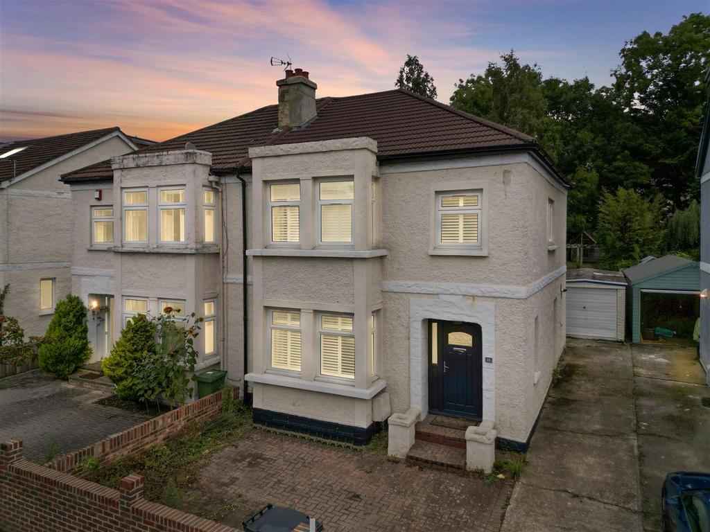 Warren Avenue, Shortlands, BR2 3 bed semi-detached house for sale - £ ...