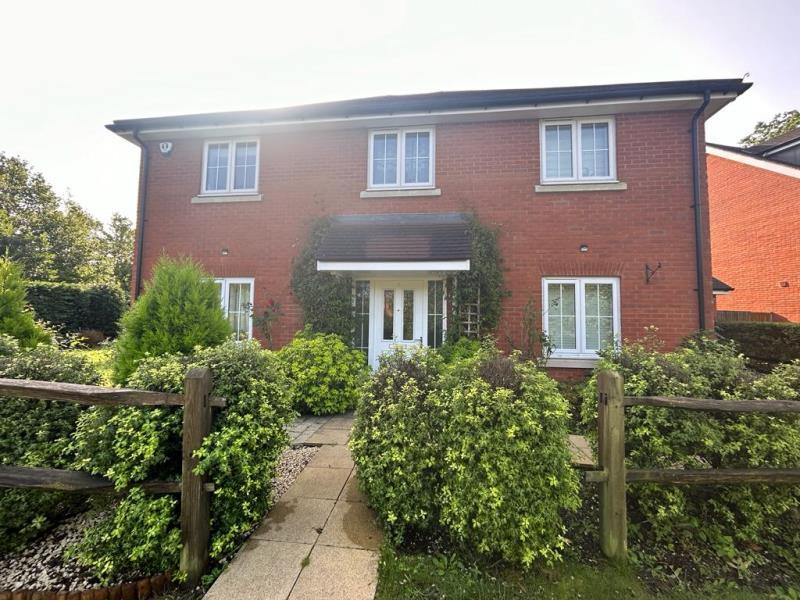Foreman Road, Guildford GU12 5 bed detached house - £3,250 pcm (£750 pw)