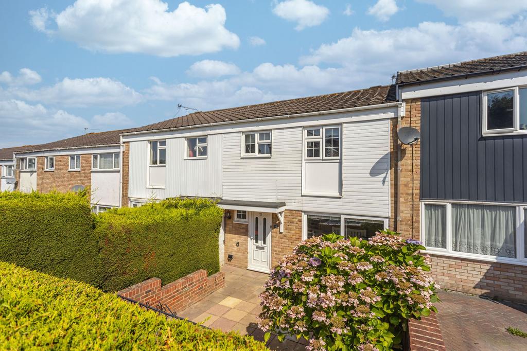 Selsey Road, Crawley RH11 3 bed terraced house for sale - £325,000