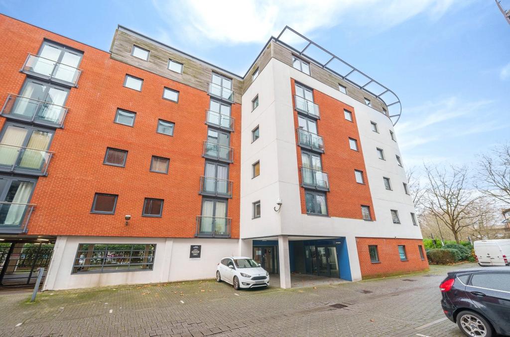 Channel Way, Southampton SO14 1 bed apartment - £950 pcm (£219 pw)