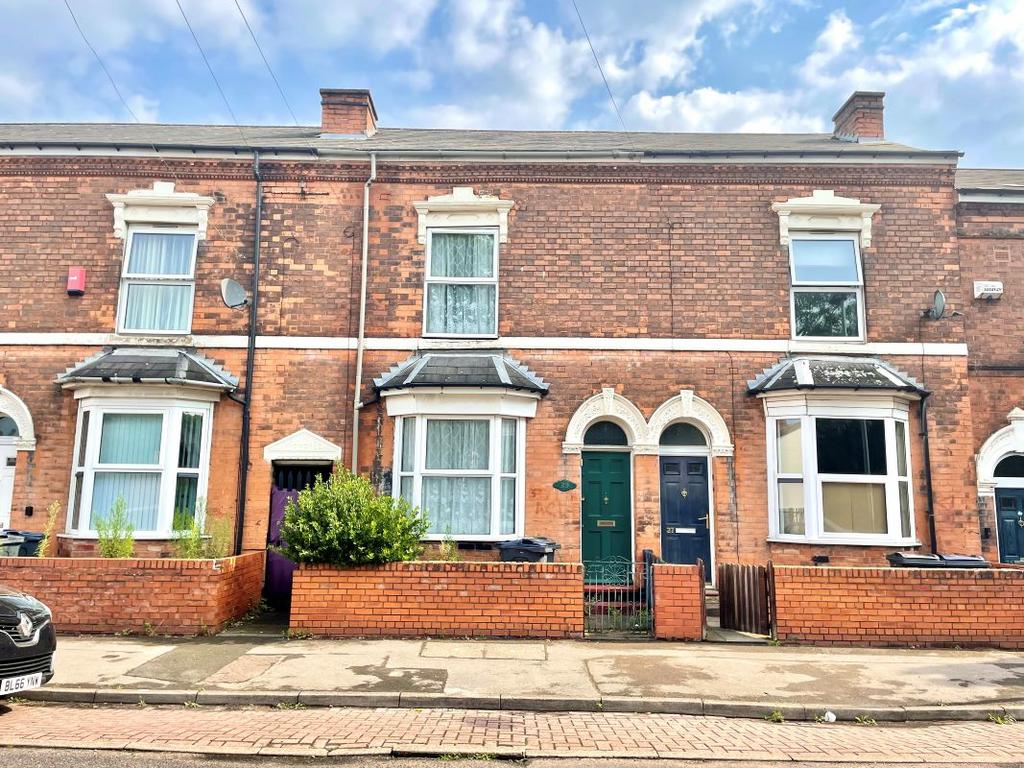 29 Crompton Road, Nechells... 2 bed terraced house - £39,000