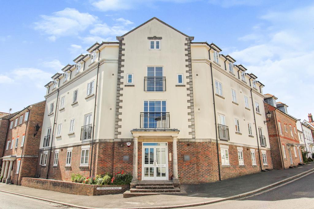 Glebe Court, Somerleigh Road... 2 bed apartment - £975 pcm (£225 pw)