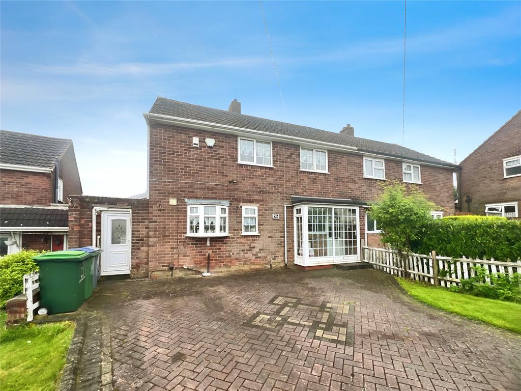 Lye Cross Road, Oldbury B69 3 bed semi-detached house - £190,000