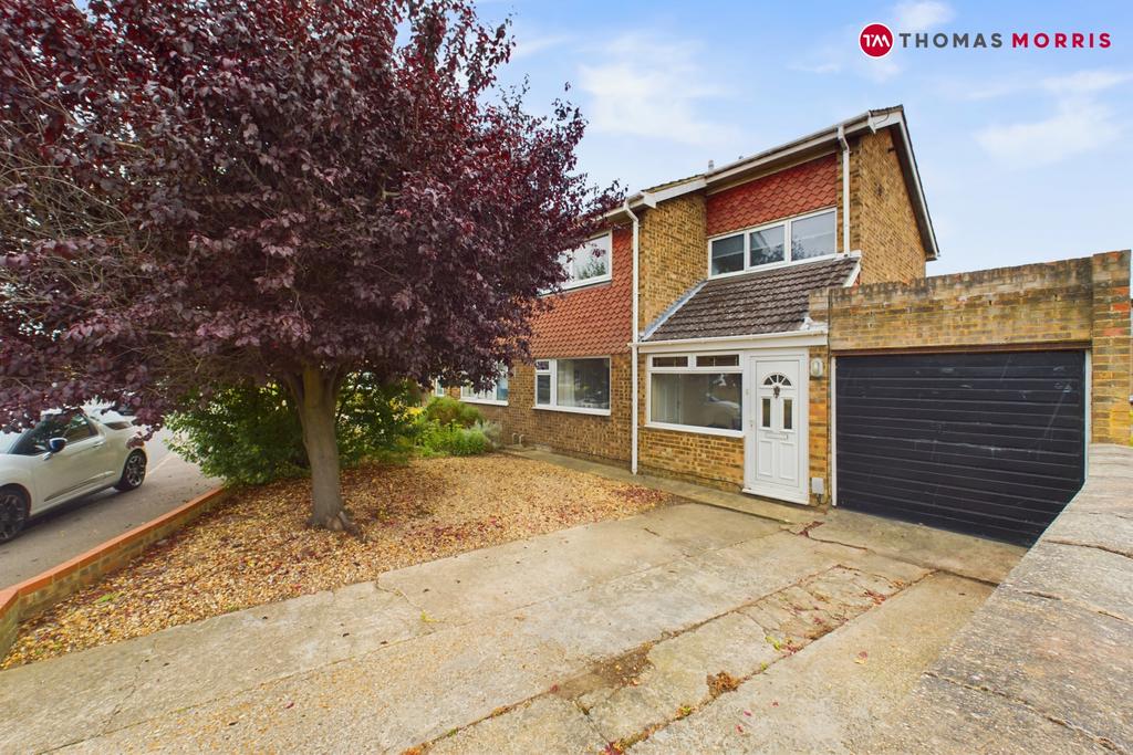 Wilsheres Road, Bedfordshire SG18 3 bed semi-detached house - £425,000