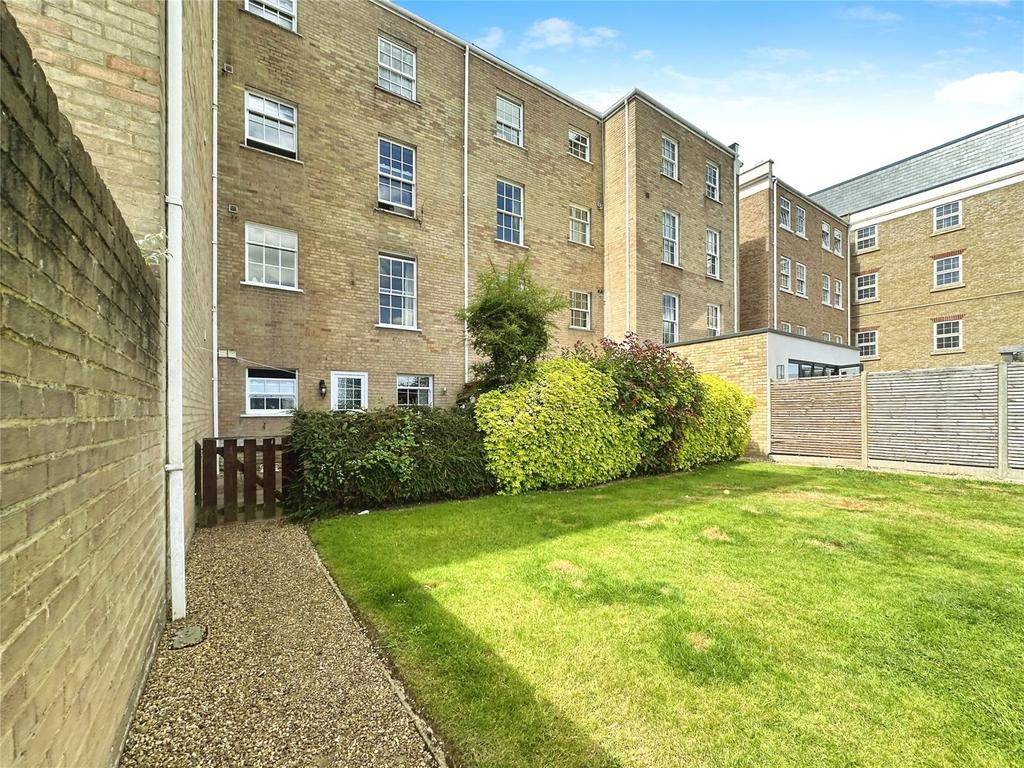 Cookham Road, Berkshire SL6 1 bed apartment - £195,000