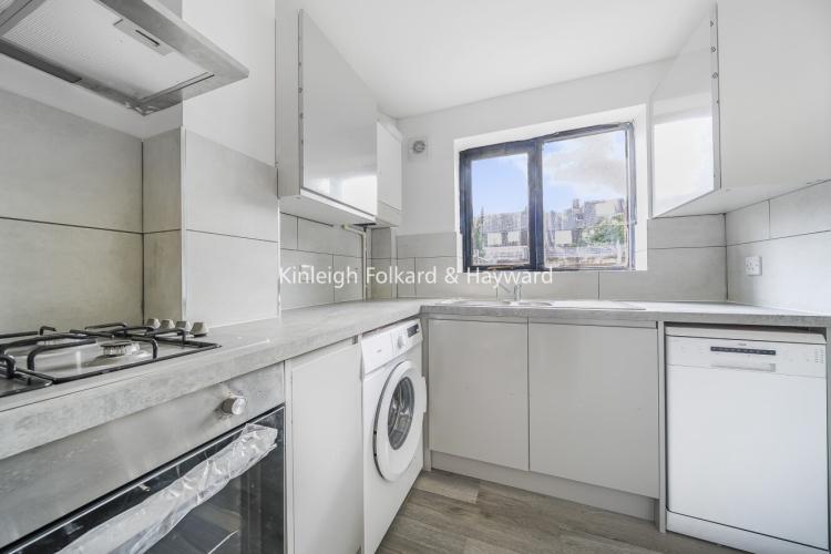 Cumberland Place London SE6 3 bed house - £2,100 pcm (£485 pw)