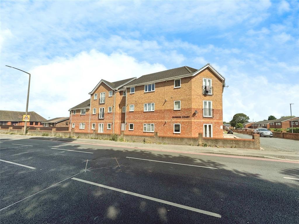 Dudley Road East, Oldbury B69 2 bed flat - £800 pcm (£185 pw)