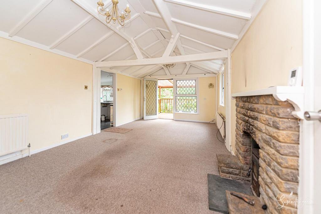 Apse Manor Road, Shanklin 2 bed detached bungalow for sale - £200,000
