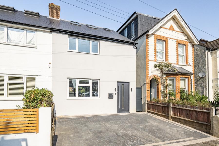 Douglas Road, Surbiton KT6 3 bed semi-detached house - £3,495 pcm (£807 pw)