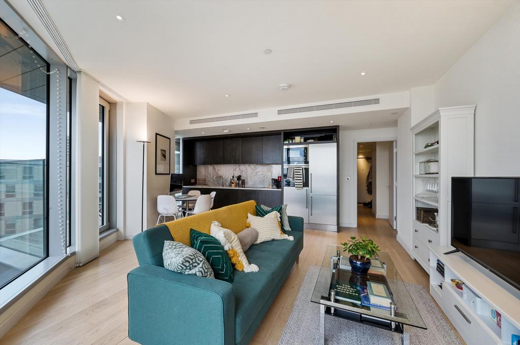 Charrington Tower, London, E14 1 bed flat - £2,492 pcm (£575 pw)