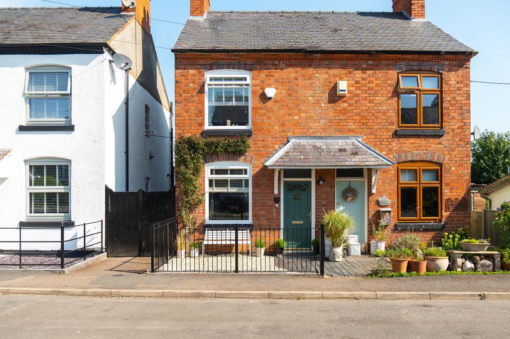 Peveril Road, Ashby Magna, LE17 2 bed cottage - £230,000