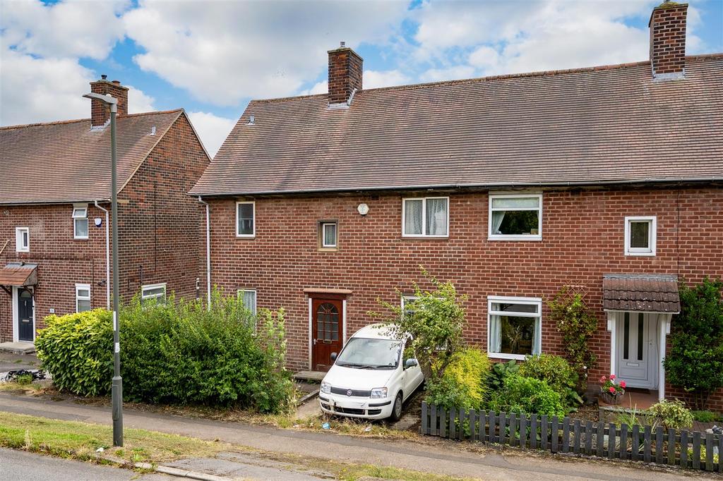 Snape Hill Crescent, Dronfield 3 bed semi-detached house - £180,000