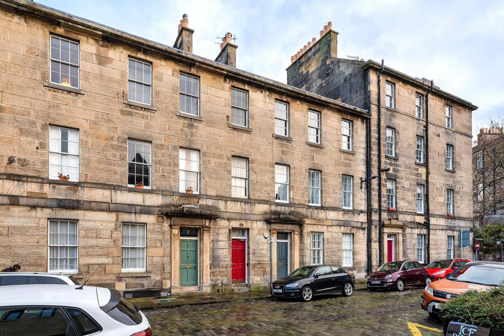 Cheyne Street, Edinburgh, Midlothian 2 bed apartment - £1,900 pcm (£438 pw)