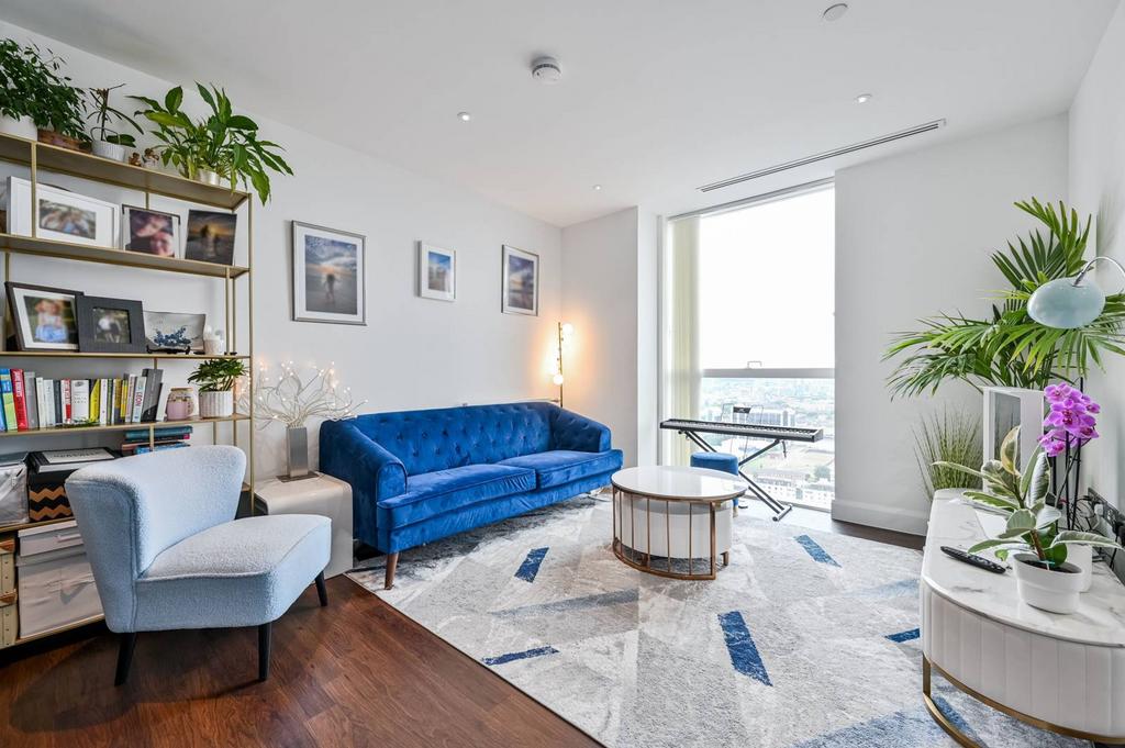 Salvor Tower, E14, Canary Wharf... 2 bed flat - £725,000